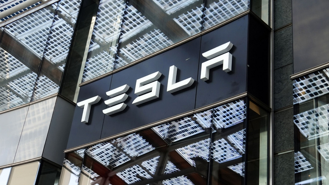 Tesla setzt sich gegen IG Metall durch — Gewerkschaft verliert Einfluss ...