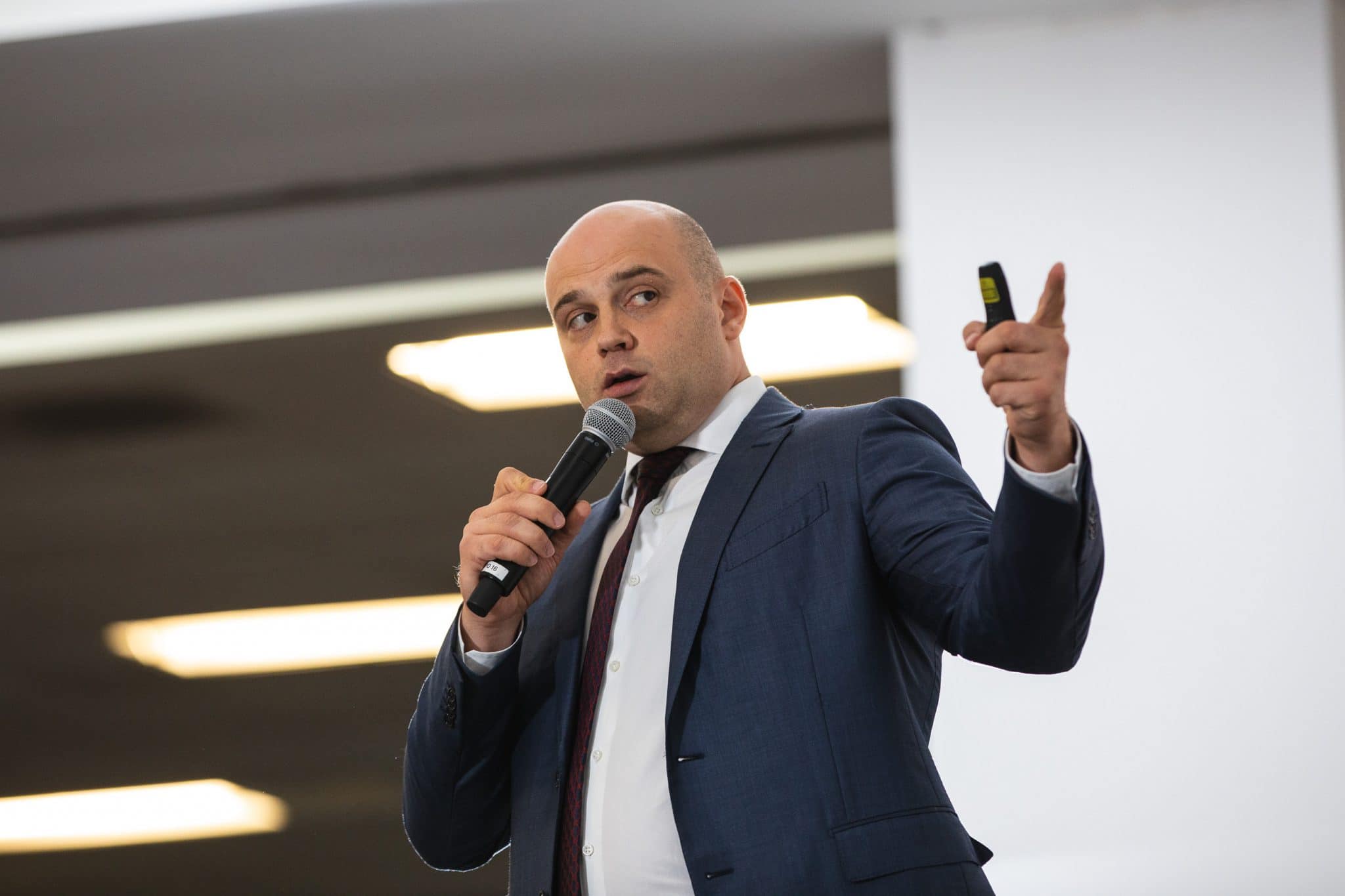 Alexander Reinhardt: Der mit Kryptowährungen tanzt - founders magazin