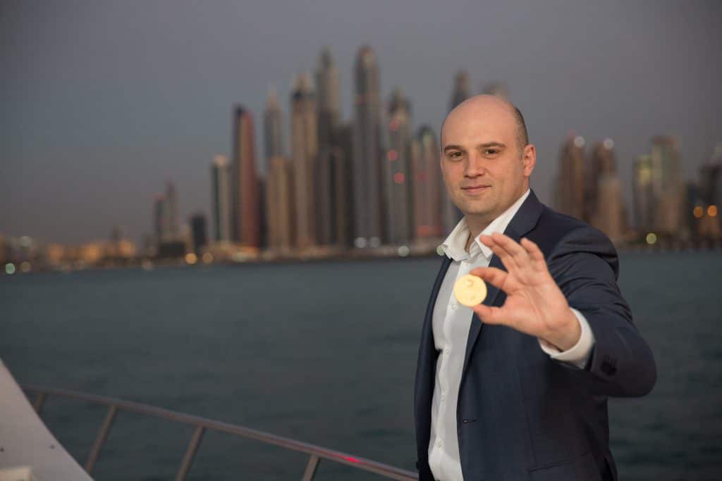 Alexander Reinhardt: Der mit Kryptowährungen tanzt - founders magazin